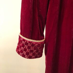 Adonna | Intimates & Sleepwear | Adonna Dark Redgold Zip Vtg Robe Ml ...